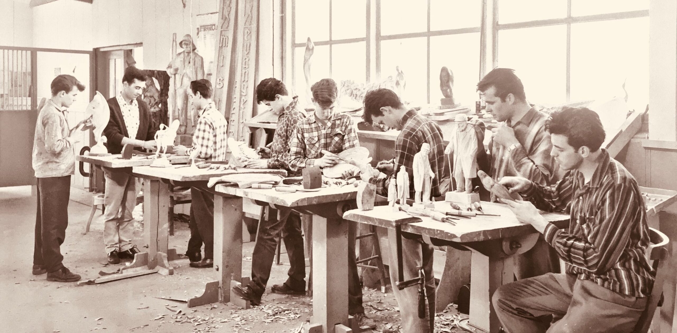 Les ateliers du maître-sculpteur Jean-Julien Bourgault, 1949-1996 ...